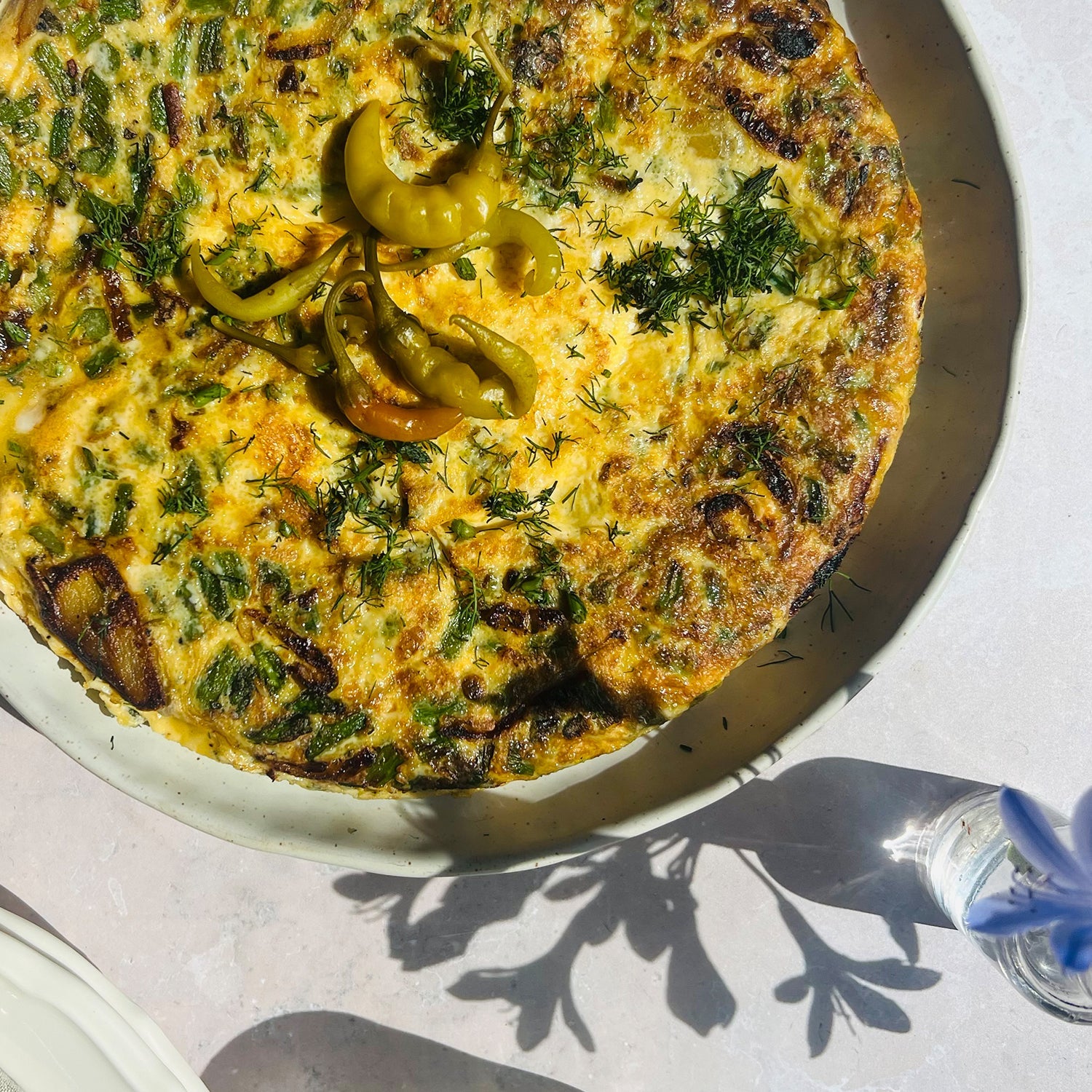 Asparagus, Cheddar, Dill & Pickled Chilli Frittata | Joseph Joseph UK