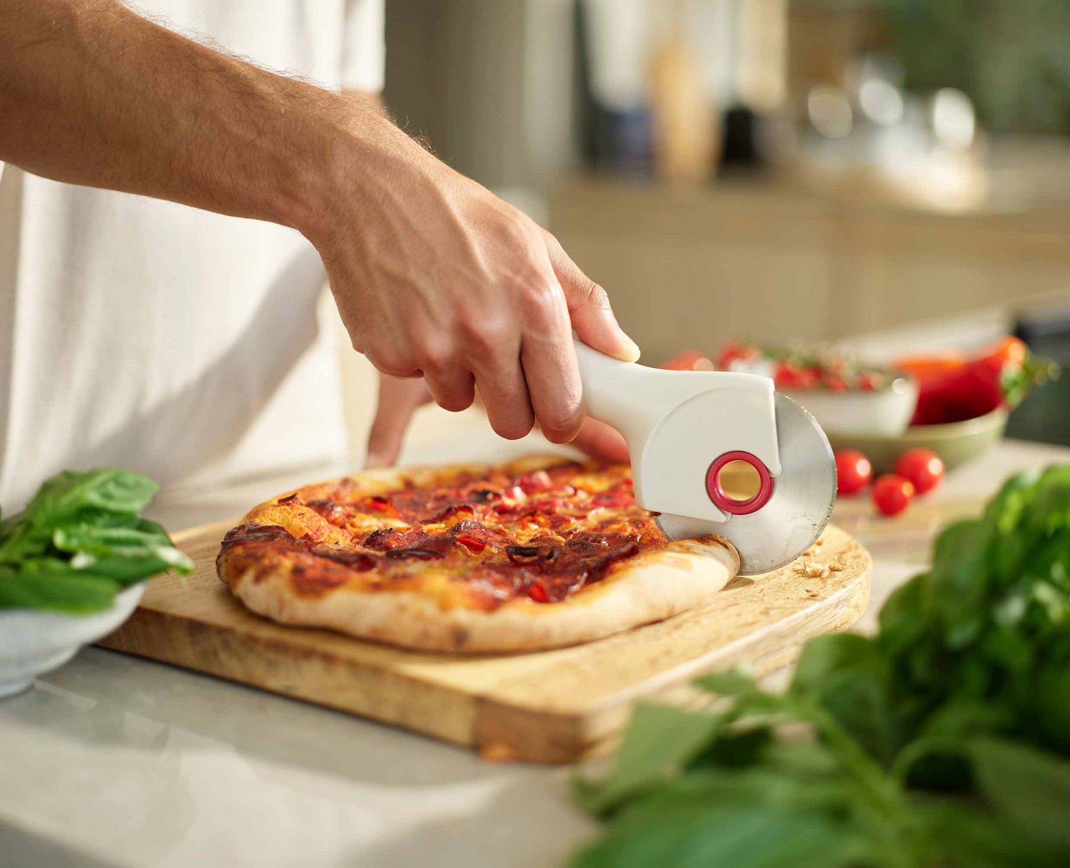 Ringo Pizza Cutter With Removeable Blade | Joseph Joseph UK