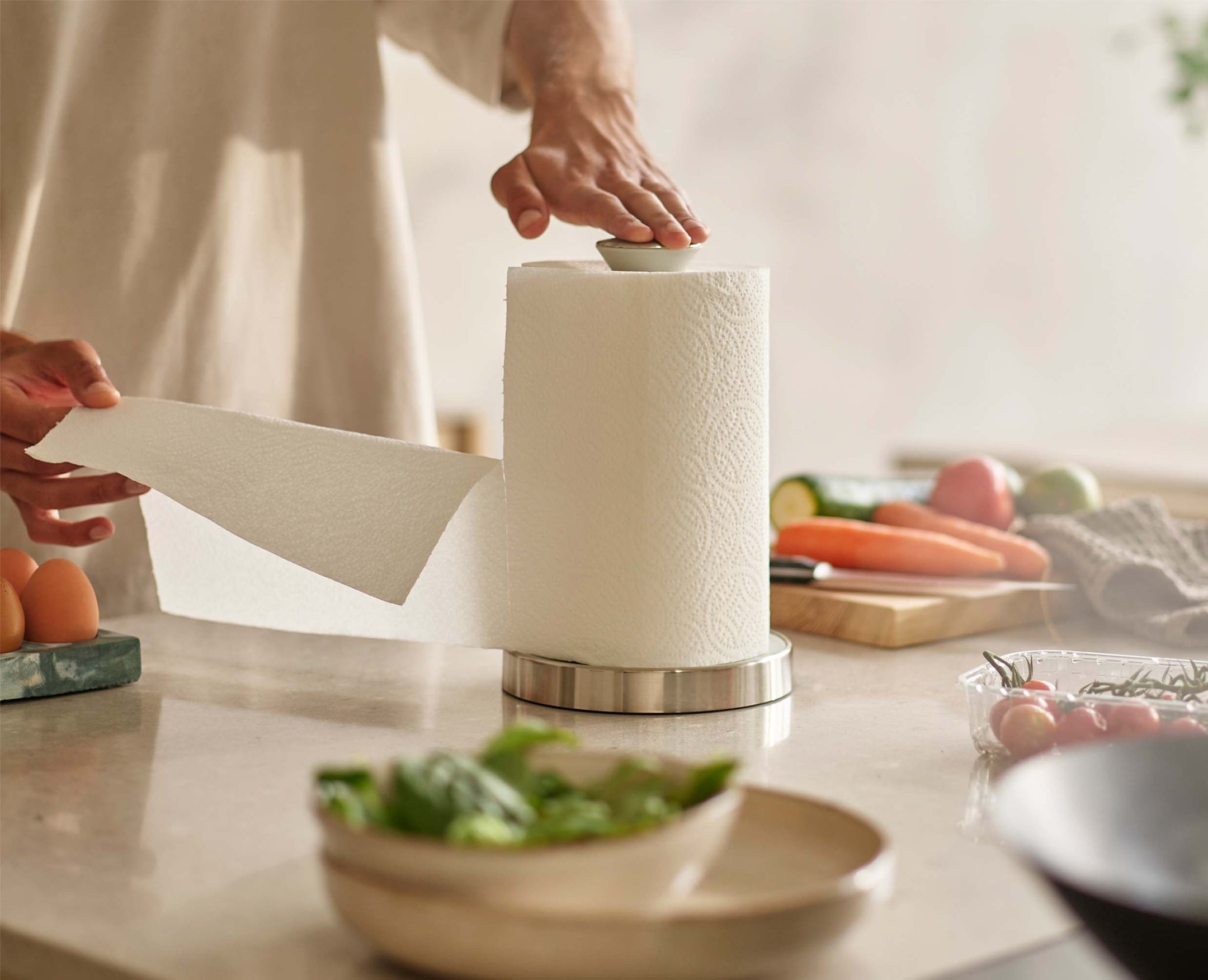 Easy Tear Kitchen Roll Holder (Stone) | Joseph Joseph UK