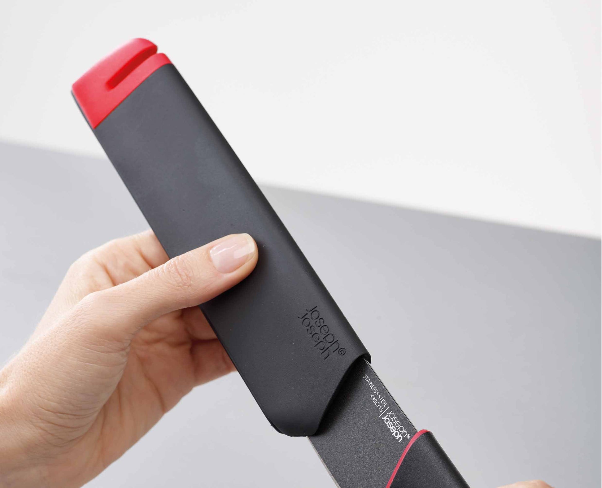 2 Knives with Sharpening Sheaths | Joseph Joseph UK