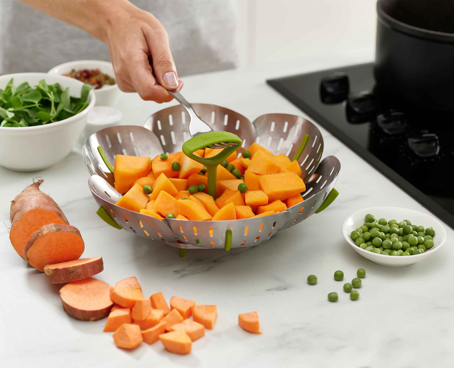 Bloom™ Steel Folding Steamer Basket | Joseph Joseph UK